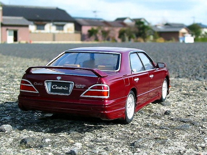 CEDRIC GRANTURISMO ULTIMA